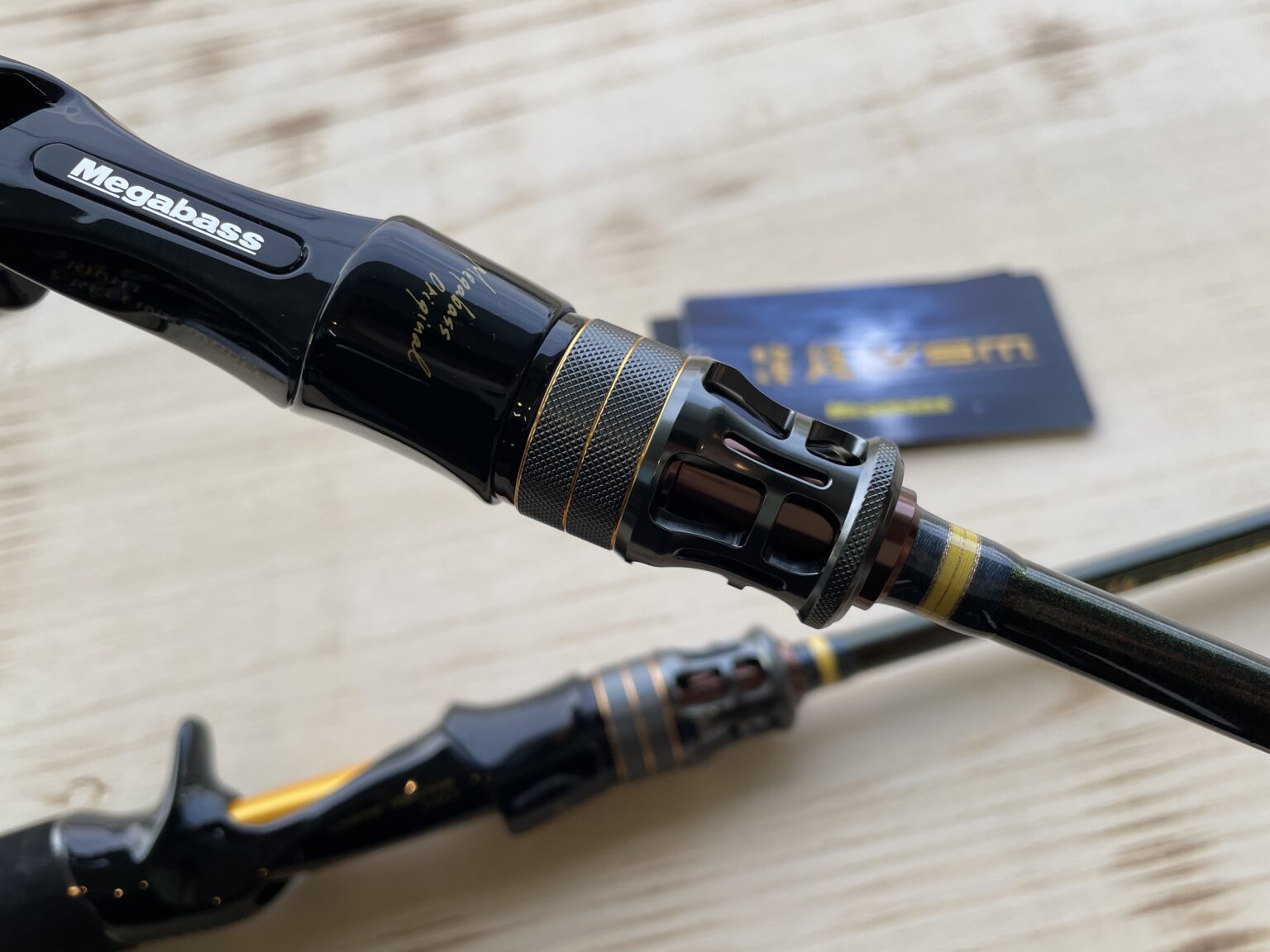 【Megabass】”海煙VSM “イカメタルを存分に味わい尽くせるカスタムロッドが入荷！ - 道東の釣りならブルーマリン